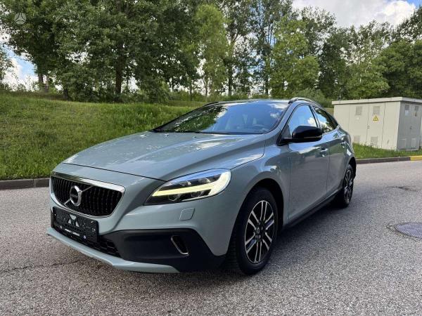 Zils Volvo V40 2017 Alīta, ar dzinēja tilpumu 2.00 L un nobraukumu 267 tūkst. km par 10400 €, foto 1 vietnē AUTOMOTO.COM.LV