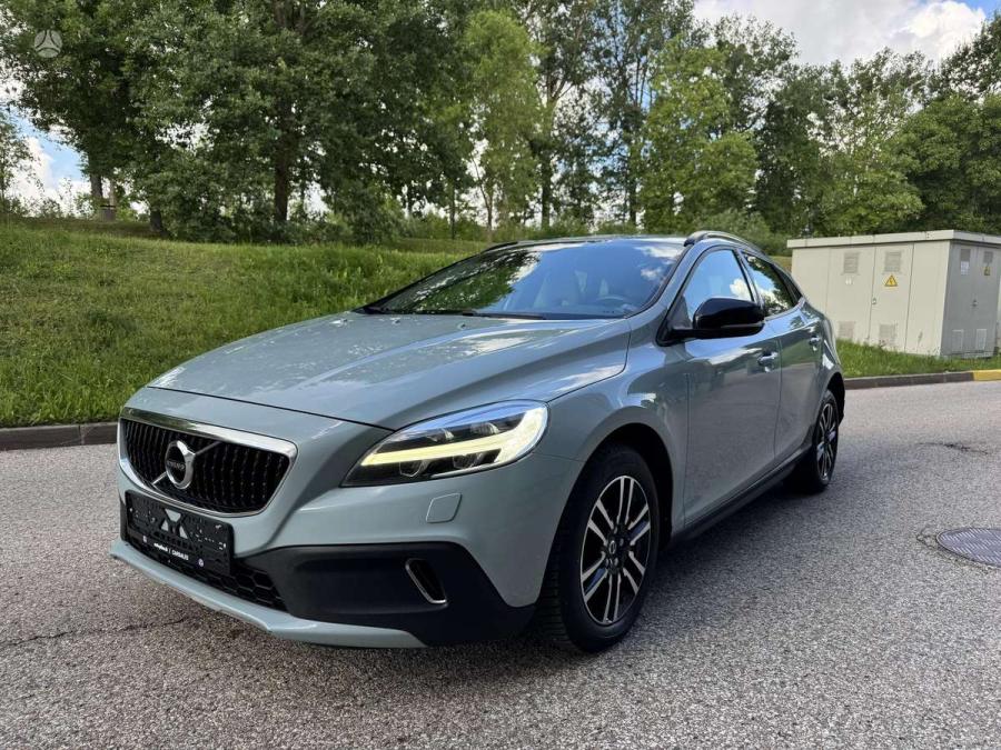 Zils Volvo V40 2017 Alīta, ar dzinēja tilpumu 2.00 L un nobraukumu 267 tūkst. km par 10400 €, foto 1 vietnē AUTOMOTO.COM.LV