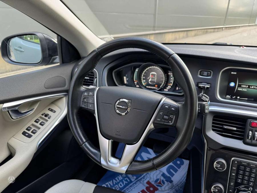 Zils Volvo V40 2017 Alīta, ar dzinēja tilpumu 2.00 L un nobraukumu 267 tūkst. km par 10400 €, foto 12 vietnē AUTOMOTO.COM.LV