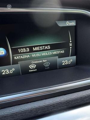 Zils Volvo V40 2017 Alīta, ar dzinēja tilpumu 2.00 L un nobraukumu 267 tūkst. km par 10400 €, foto 18 vietnē AUTOMOTO.COM.LV