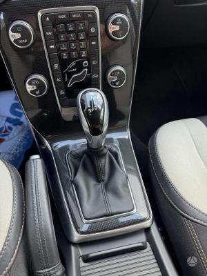 Zils Volvo V40 2017 Alīta, ar dzinēja tilpumu 2.00 L un nobraukumu 267 tūkst. km par 10400 €, foto 19 vietnē AUTOMOTO.COM.LV