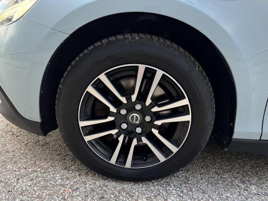 Zils Volvo V40 2017 Alīta, ar dzinēja tilpumu 2.00 L un nobraukumu 267 tūkst. km par 10400 €, foto 28 vietnē AUTOMOTO.COM.LV