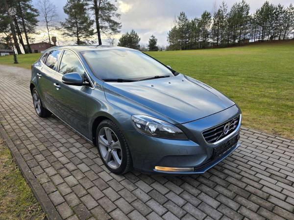 Zils Volvo V40 2012 Telšiai, ar dzinēja tilpumu 1.56 L un nobraukumu 278 tūkst. km par 5700 €, foto 2 vietnē AUTOMOTO.COM.LV