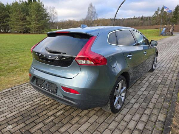 Zils Volvo V40 2012 Telšiai, ar dzinēja tilpumu 1.56 L un nobraukumu 278 tūkst. km par 5700 €, foto 3 vietnē AUTOMOTO.COM.LV