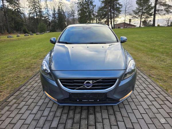 Zils Volvo V40 2012 Telšiai, ar dzinēja tilpumu 1.56 L un nobraukumu 278 tūkst. km par 5700 €, foto 5 vietnē AUTOMOTO.COM.LV