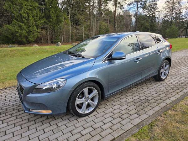 Zils Volvo V40 2012 Telšiai, ar dzinēja tilpumu 1.56 L un nobraukumu 278 tūkst. km par 5700 €, foto 7 vietnē AUTOMOTO.COM.LV