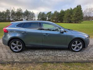 Blue Volvo V40 2012 in Telschi, with an engine capacity of 1.56 L and mileage of 278 thousand km for 5700 €, photo 12 on AUTOMOTO.COM.LV