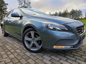 Blue Volvo V40 2012 in Telschi, with an engine capacity of 1.56 L and mileage of 278 thousand km for 5700 €, photo 18 on AUTOMOTO.COM.LV
