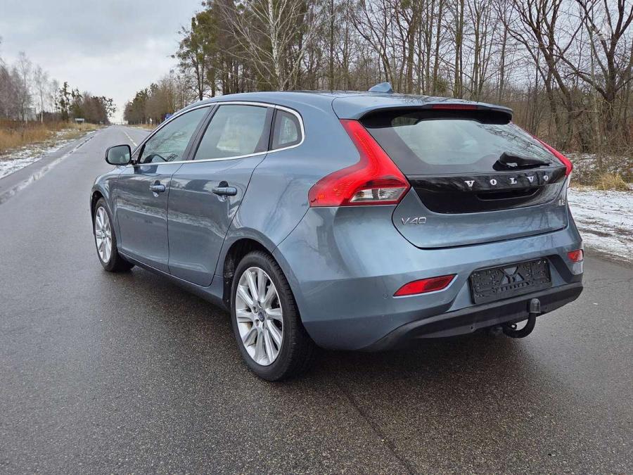 Blue Volvo V40 2012 in Kaunas, with an engine capacity of 1.56 L and mileage of 282 thousand km for 5250 €, photo 6 on AUTOMOTO.COM.LV
