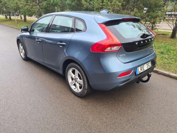Blue Volvo V40 2012 in Vilnius, with an engine capacity of 1.56 L and mileage of 316 thousand km for 5250 €, photo 3 on AUTOMOTO.COM.LV