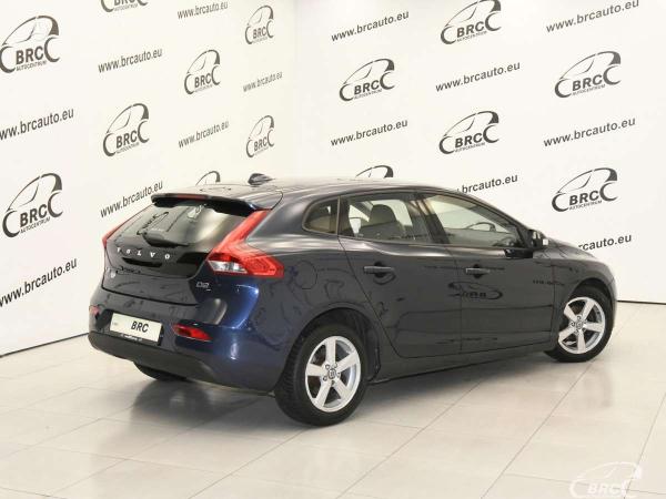 Blue Volvo V40 2012 in Vilnius, with an engine capacity of 1.56 L and mileage of 237 thousand km for 4700 €, photo 3 on AUTOMOTO.COM.LV