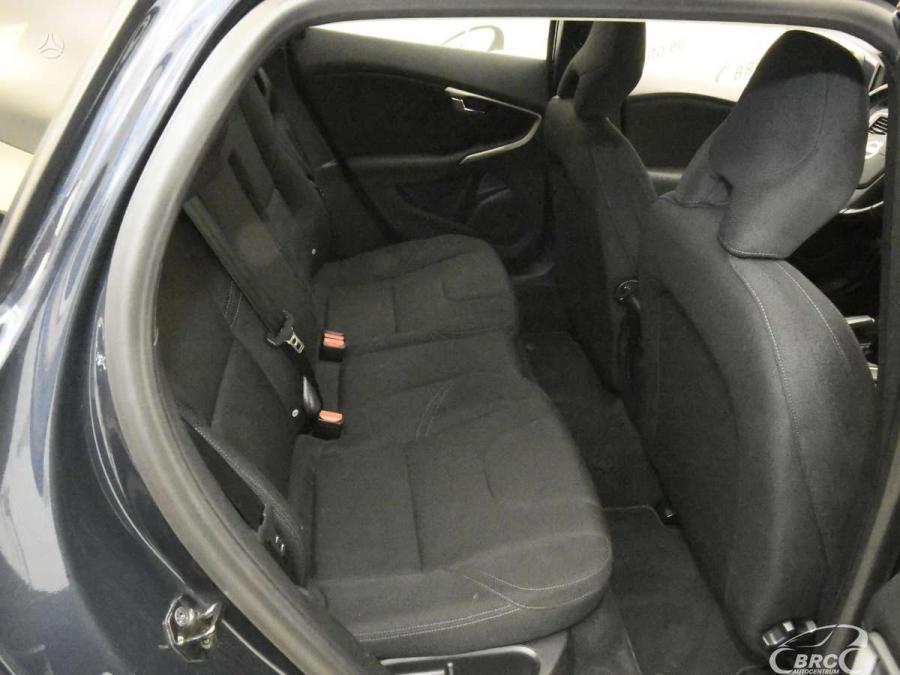 Zils Volvo V40 2012 Viļņa, ar dzinēja tilpumu 1.56 L un nobraukumu 237 tūkst. km par 4700 €, foto 11 vietnē AUTOMOTO.COM.LV