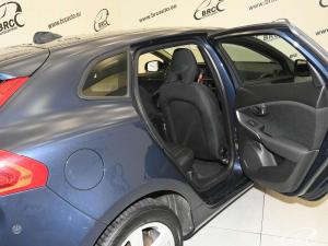 Zils Volvo V40 2012 Viļņa, ar dzinēja tilpumu 1.56 L un nobraukumu 237 tūkst. km par 4700 €, foto 13 vietnē AUTOMOTO.COM.LV
