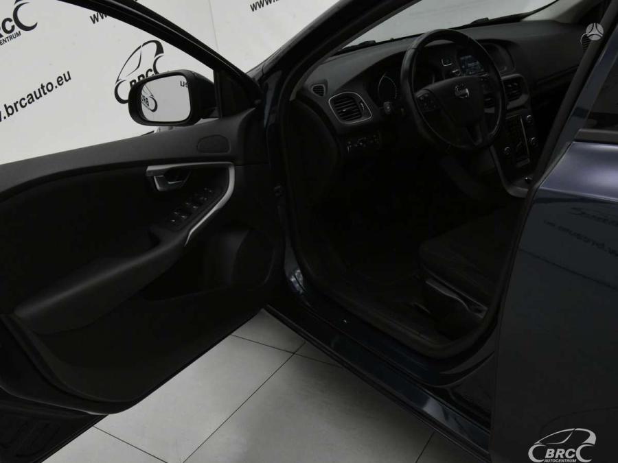 Zils Volvo V40 2012 Viļņa, ar dzinēja tilpumu 1.56 L un nobraukumu 237 tūkst. km par 4700 €, foto 19 vietnē AUTOMOTO.COM.LV