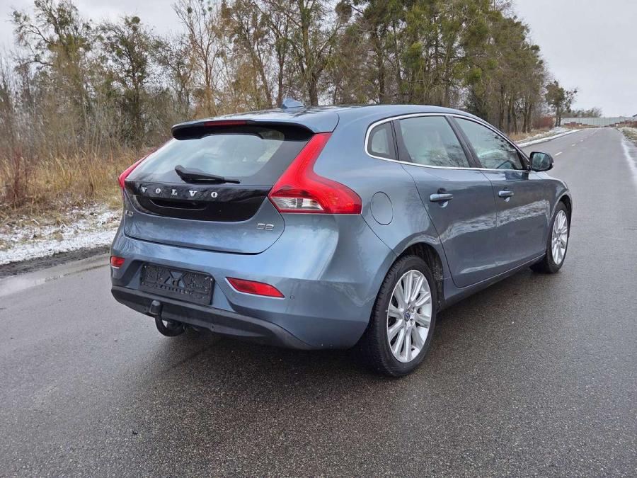 Blue Volvo V40 2012 in Kaunas, with an engine capacity of 1.56 L and mileage of 282 thousand km for 5750 €, photo 3 on AUTOMOTO.COM.LV