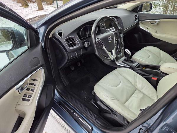 Zils Volvo V40 2012 Kauņa, ar dzinēja tilpumu 1.56 L un nobraukumu 282 tūkst. km par 5750 €, foto 9 vietnē AUTOMOTO.COM.LV