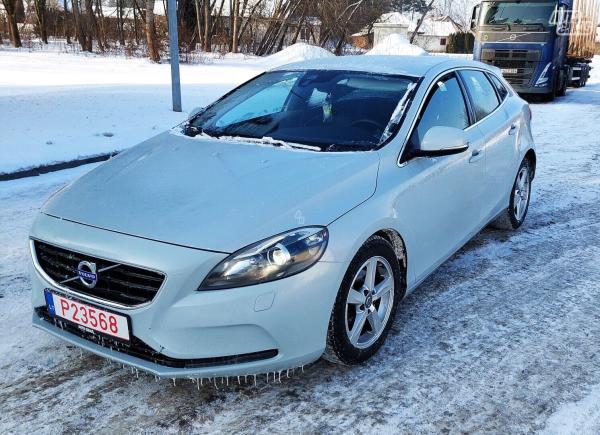 Zils Volvo V40 2012 Jurbarkas, ar dzinēja tilpumu 1.60 L un nobraukumu 317 tūkst. km par 4700 €, foto 1 vietnē AUTOMOTO.COM.LV