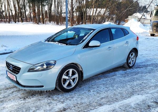 Zils Volvo V40 2012 Jurbarkas, ar dzinēja tilpumu 1.60 L un nobraukumu 317 tūkst. km par 4700 €, foto 2 vietnē AUTOMOTO.COM.LV