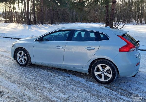 Zils Volvo V40 2012 Jurbarkas, ar dzinēja tilpumu 1.60 L un nobraukumu 317 tūkst. km par 4700 €, foto 3 vietnē AUTOMOTO.COM.LV