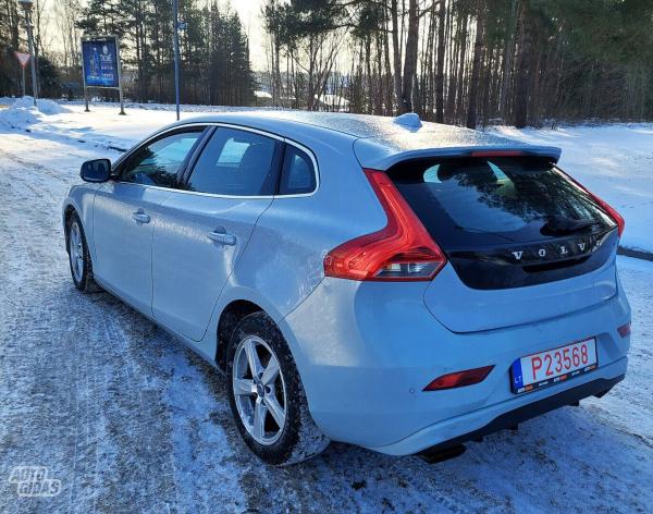 Zils Volvo V40 2012 Jurbarkas, ar dzinēja tilpumu 1.60 L un nobraukumu 317 tūkst. km par 4700 €, foto 4 vietnē AUTOMOTO.COM.LV