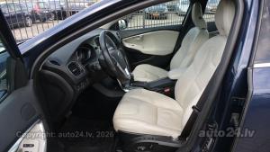 Zils Volvo V40 2012 Tartu, ar dzinēja tilpumu 2.00 L un nobraukumu 237 tūkst. km par 8590 €, foto 4 vietnē AUTOMOTO.COM.LV