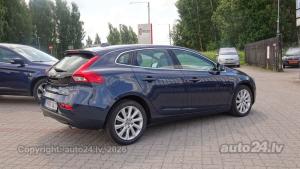 Zils Volvo V40 2012 Tartu, ar dzinēja tilpumu 2.00 L un nobraukumu 237 tūkst. km par 8590 €, foto 8 vietnē AUTOMOTO.COM.LV