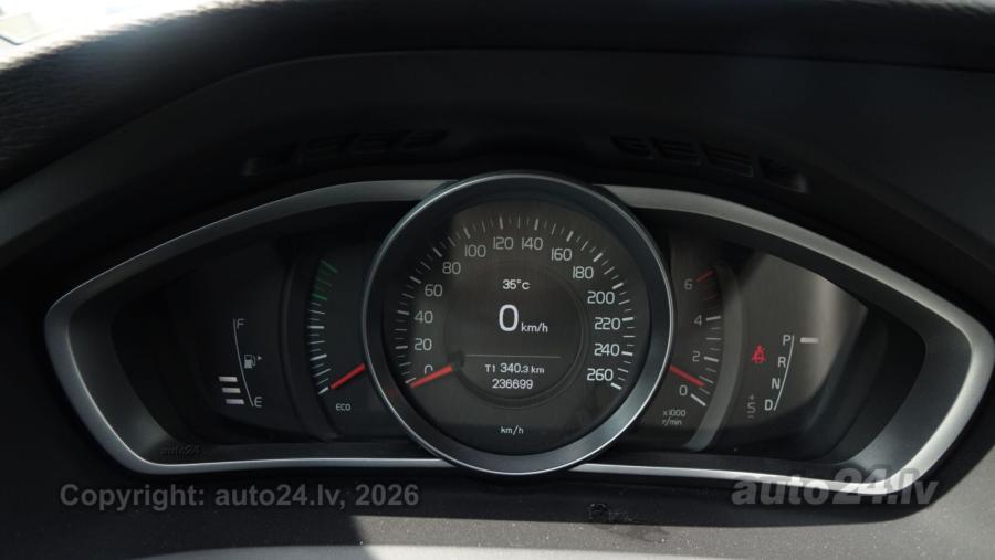 Zils Volvo V40 2012 Tartu, ar dzinēja tilpumu 2.00 L un nobraukumu 237 tūkst. km par 8590 €, foto 16 vietnē AUTOMOTO.COM.LV