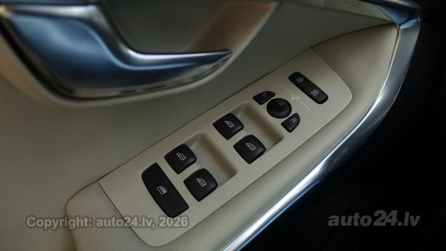 Zils Volvo V40 2012 Tartu, ar dzinēja tilpumu 2.00 L un nobraukumu 237 tūkst. km par 8590 €, foto 17 vietnē AUTOMOTO.COM.LV