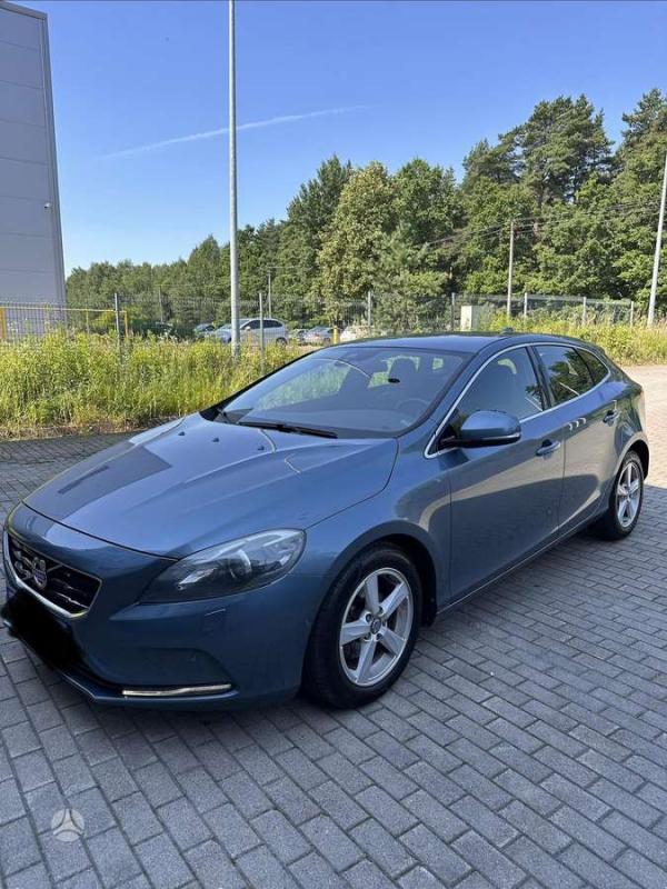 Zils Volvo V40 2012 Kauņa, ar dzinēja tilpumu 1.56 L un nobraukumu 199 tūkst. km par 3600 €, foto 1 vietnē AUTOMOTO.COM.LV