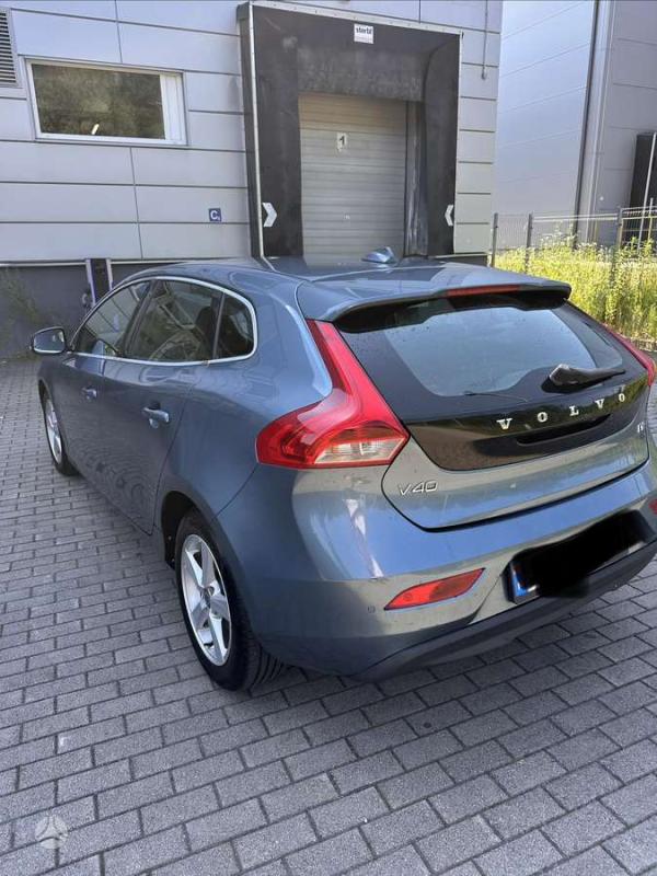 Blue Volvo V40 2012 in Kaunas, with an engine capacity of 1.56 L and mileage of 199 thousand km for 3600 €, photo 3 on AUTOMOTO.COM.LV