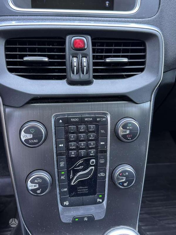 Blue Volvo V40 2012 in Kaunas, with an engine capacity of 1.56 L and mileage of 199 thousand km for 3600 €, photo 8 on AUTOMOTO.COM.LV