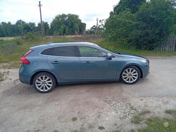Blue Volvo V40 2012 in Kaunas, with an engine capacity of 1.56 L and mileage of 320 thousand km for 4500 €, photo 8 on AUTOMOTO.COM.LV