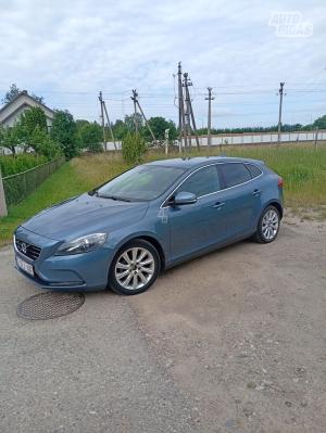 Blue Volvo V40 2012 in Kaunas, with an engine capacity of 1.60 L and mileage of 320 thousand km for 4250 €, photo 3 on AUTOMOTO.COM.LV