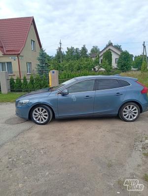 Blue Volvo V40 2012 in Kaunas, with an engine capacity of 1.60 L and mileage of 320 thousand km for 4250 €, photo 4 on AUTOMOTO.COM.LV