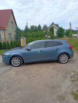 Blue Volvo V40 2012 in Kaunas, with an engine capacity of 1.60 L and mileage of 320 thousand km for 4250 €, photo 5 on AUTOMOTO.COM.LV