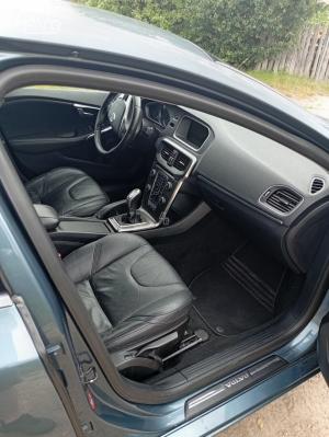 Blue Volvo V40 2012 in Kaunas, with an engine capacity of 1.60 L and mileage of 320 thousand km for 4250 €, photo 8 on AUTOMOTO.COM.LV