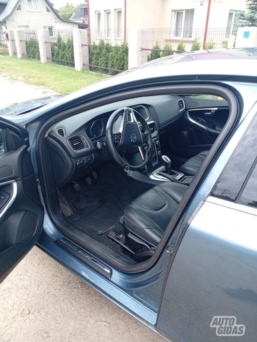 Blue Volvo V40 2012 in Kaunas, with an engine capacity of 1.60 L and mileage of 320 thousand km for 4250 €, photo 10 on AUTOMOTO.COM.LV