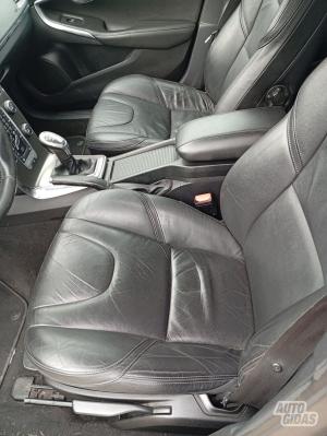 Blue Volvo V40 2012 in Kaunas, with an engine capacity of 1.60 L and mileage of 320 thousand km for 4250 €, photo 11 on AUTOMOTO.COM.LV