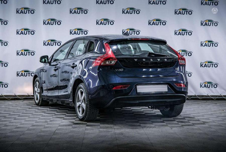 Blue Volvo V40 2012 in Kaunas, with an engine capacity of 1.60 L and mileage of 269 thousand km for 4800 €, photo 5 on AUTOMOTO.COM.LV