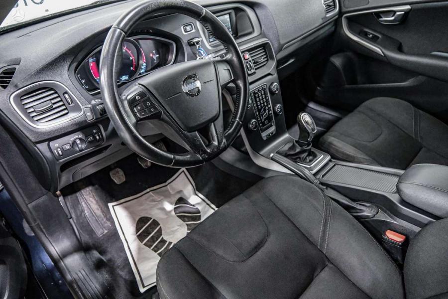 Blue Volvo V40 2012 in Kaunas, with an engine capacity of 1.60 L and mileage of 269 thousand km for 4800 €, photo 6 on AUTOMOTO.COM.LV