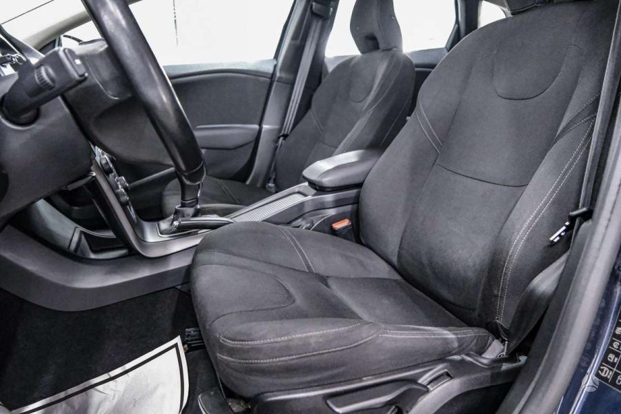 Blue Volvo V40 2012 in Kaunas, with an engine capacity of 1.60 L and mileage of 269 thousand km for 4800 €, photo 7 on AUTOMOTO.COM.LV