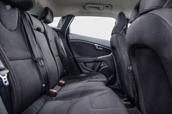 Zils Volvo V40 2012 Kauņa, ar dzinēja tilpumu 1.60 L un nobraukumu 269 tūkst. km par 4800 €, foto 10 vietnē AUTOMOTO.COM.LV