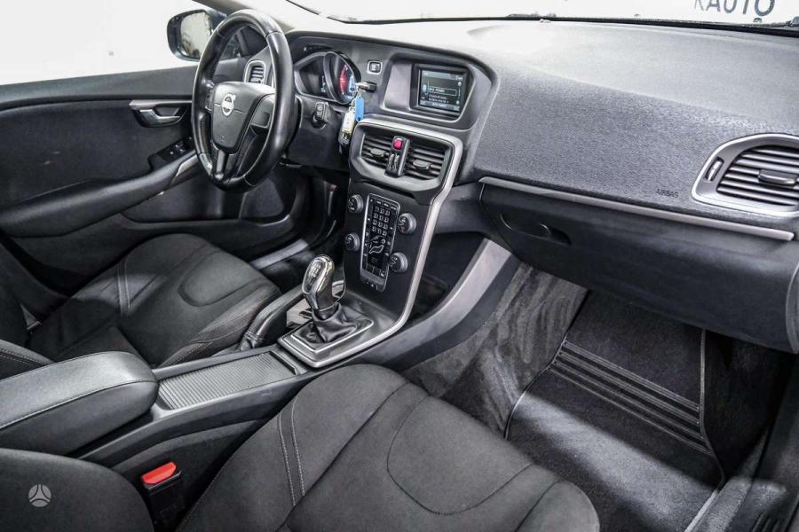 Blue Volvo V40 2012 in Kaunas, with an engine capacity of 1.60 L and mileage of 269 thousand km for 4800 €, photo 12 on AUTOMOTO.COM.LV