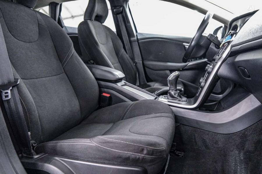 Blue Volvo V40 2012 in Kaunas, with an engine capacity of 1.60 L and mileage of 269 thousand km for 4800 €, photo 13 on AUTOMOTO.COM.LV
