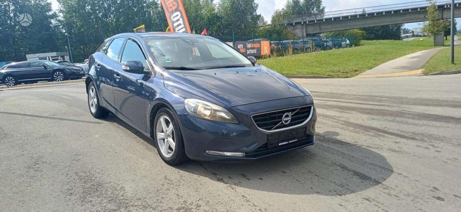 Blue Volvo V40 2012 in Kaunas, with an engine capacity of 1.56 L and mileage of 232 thousand km for 4750 €, photo 1 on AUTOMOTO.COM.LV