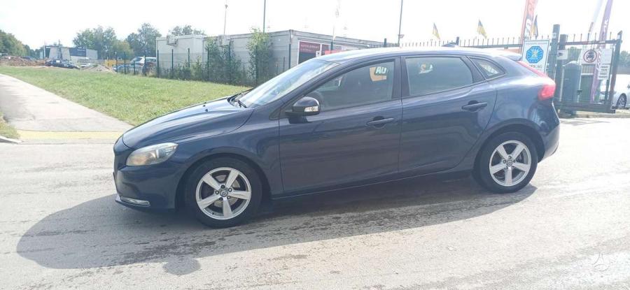 Blue Volvo V40 2012 in Kaunas, with an engine capacity of 1.56 L and mileage of 232 thousand km for 4750 €, photo 6 on AUTOMOTO.COM.LV
