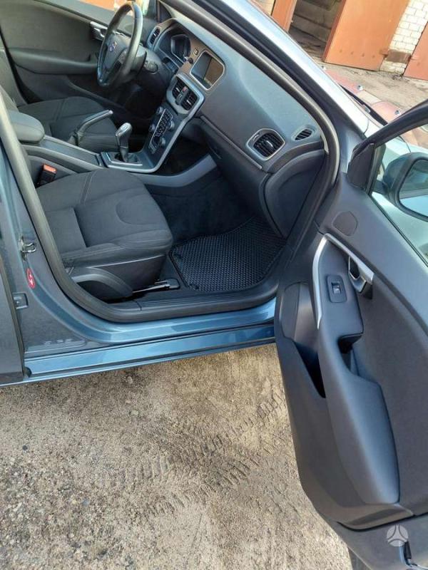 Volvo V40 2012 Kauņa vietnē Zils Volvo V40 2012 Kauņa, ar dzinēja tilpumu 1.56 L un nobraukumu 260 tūkst. km par 4965 €, foto 10 vietnē AUTOMOTO.COM.LV