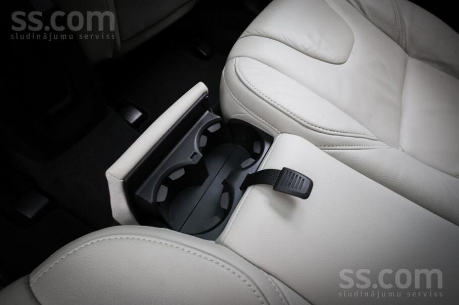 Blue Volvo V40 2012 in Jelgava, with an engine capacity of 1.60 L and mileage of 267 thousand km for 7800 €, photo 12 on AUTOMOTO.COM.LV