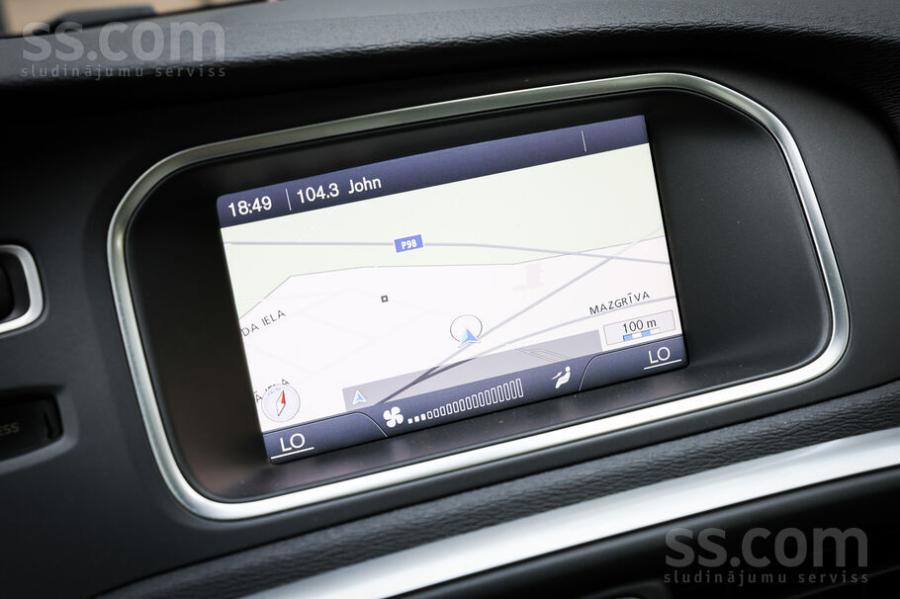 Blue Volvo V40 2012 in Jelgava, with an engine capacity of 1.60 L and mileage of 267 thousand km for 7800 €, photo 23 on AUTOMOTO.COM.LV