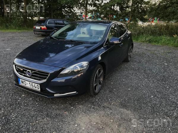 Zils Volvo V40 2012 Rīga, ar dzinēja tilpumu 2.00 L un nobraukumu 296 tūkst. km par 6800 €, foto 6 vietnē AUTOMOTO.COM.LV